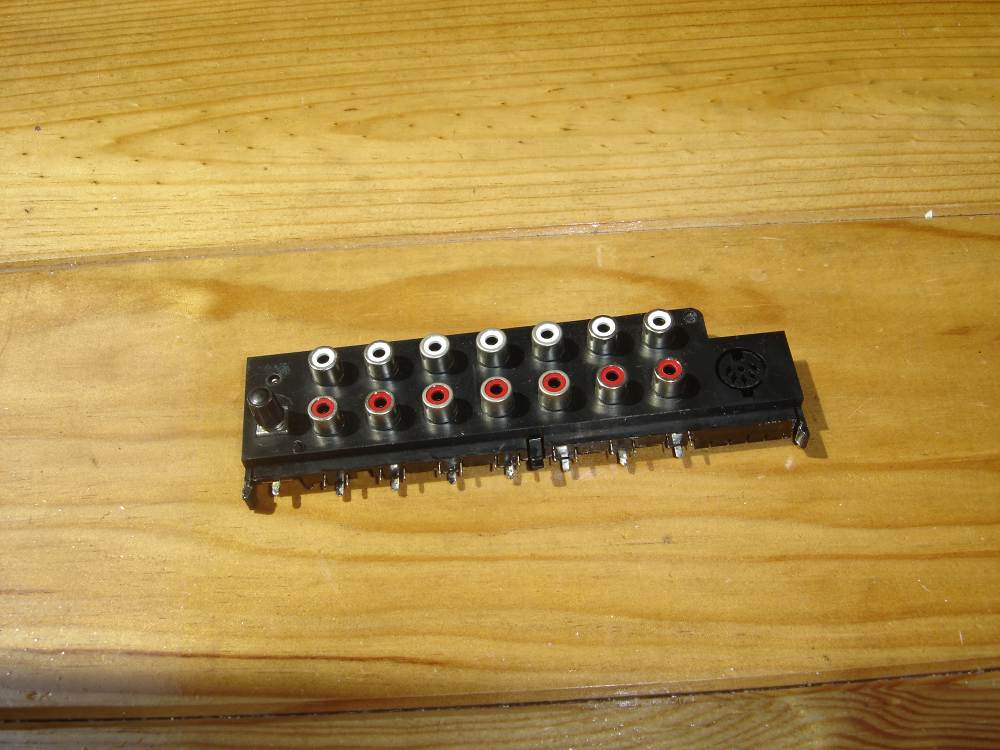 BORNIER RCA 14 POLES / MASSE/ DIN